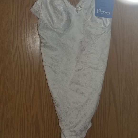 Flexees | Intimates & Sleepwear | Flexees One Piece 36 B White Nwt ...